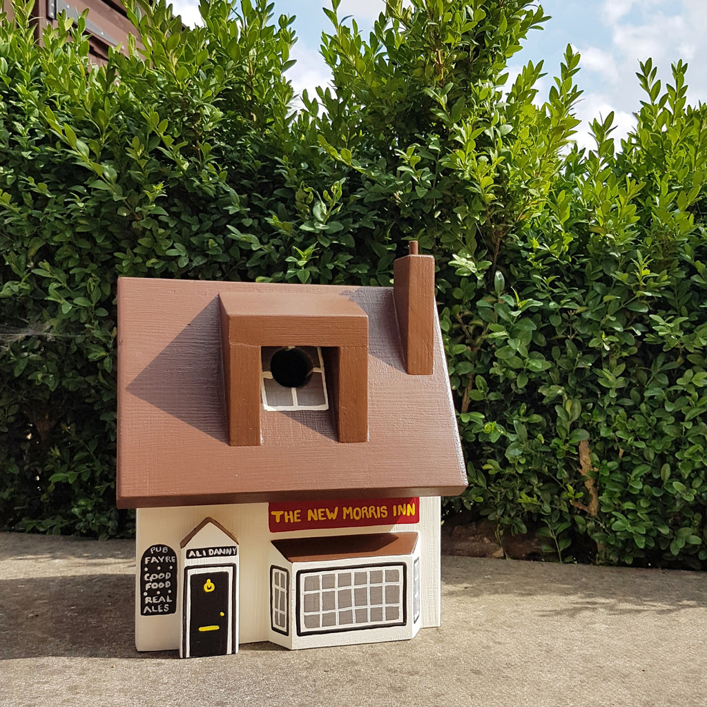 Personalised Pub Bird Box - Birthday Gift - Pub Landlord Gift – Lindleywood