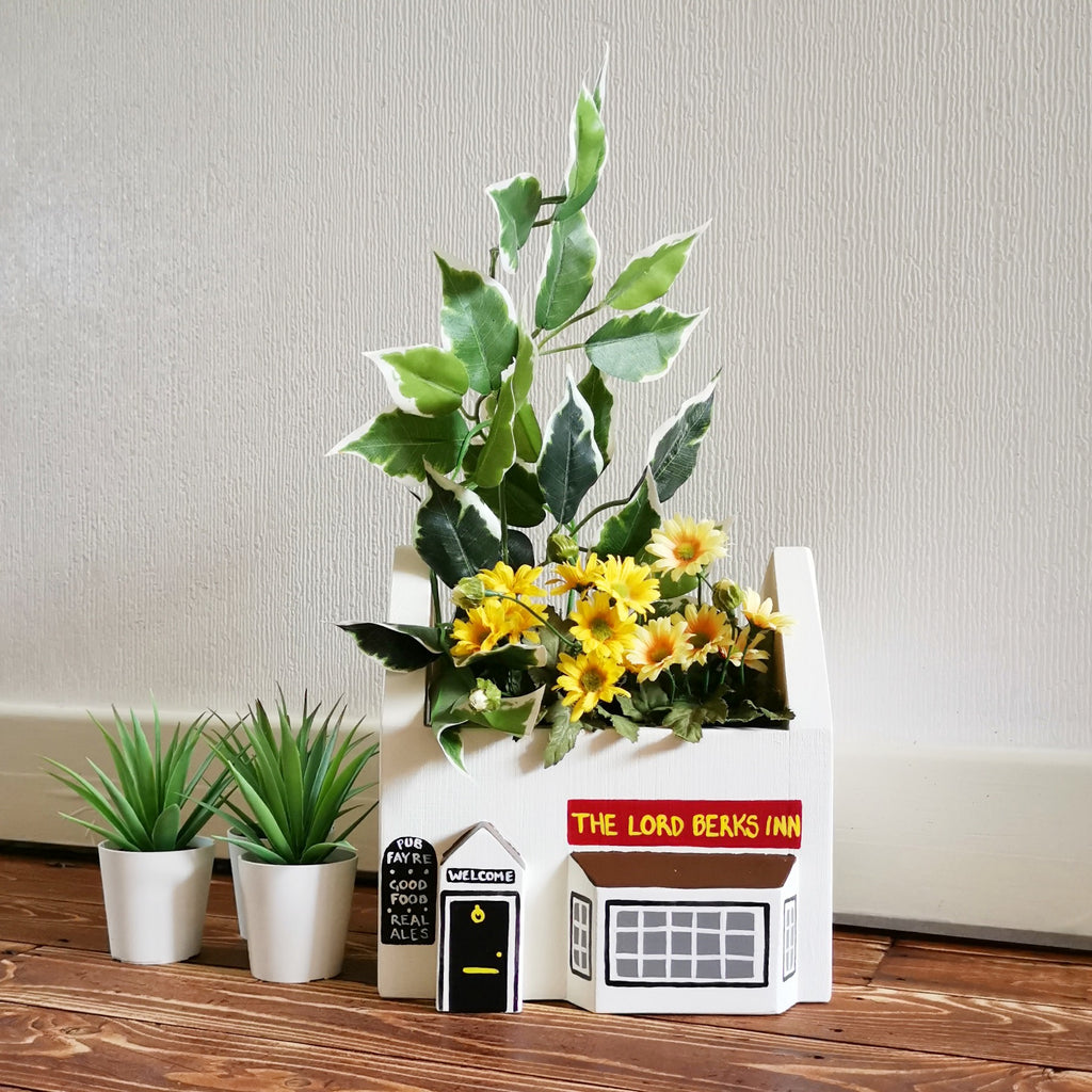 Personalised Pub Plant Holder - Birthday Gift - Pub Landlord Gift ...